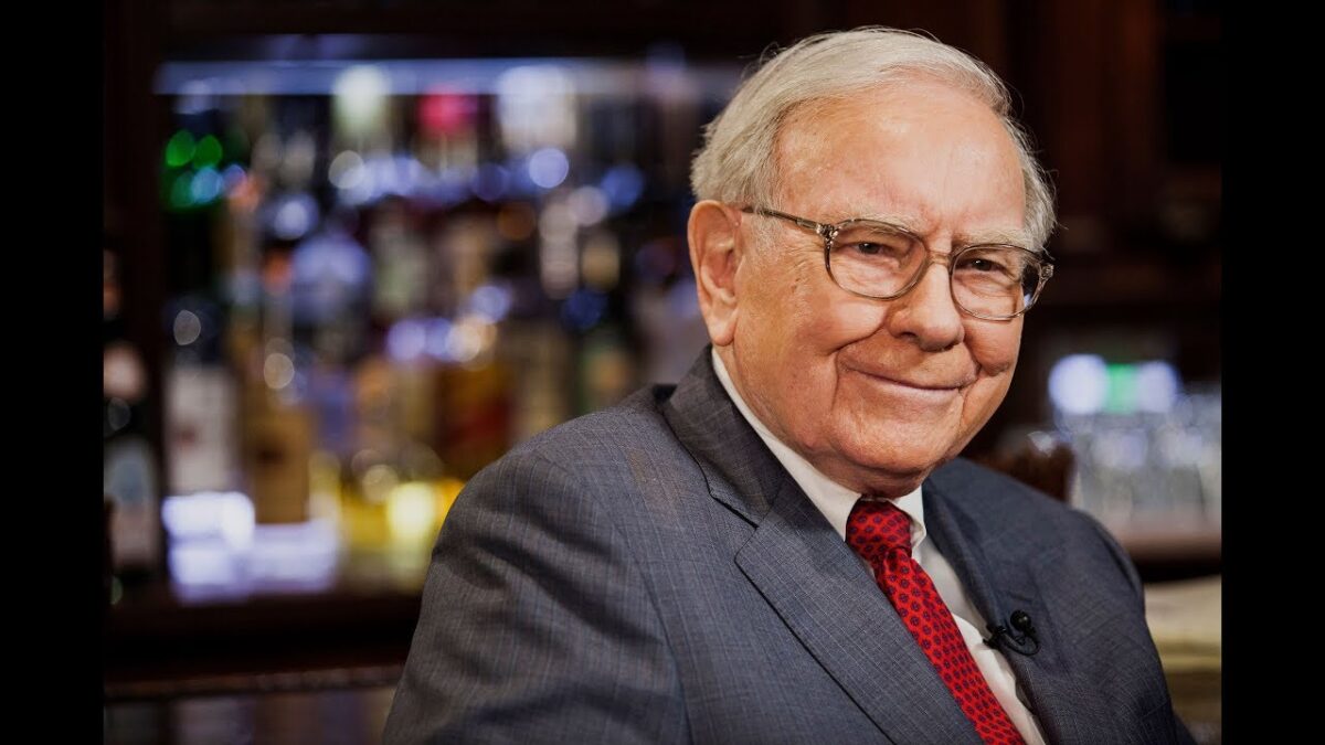 Warren Buffet supera i 100 miliardi di patrimonio