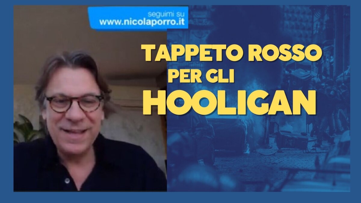 Scontri a Napoli: idranti per i portuali, tappeto rosso per gli hooligan