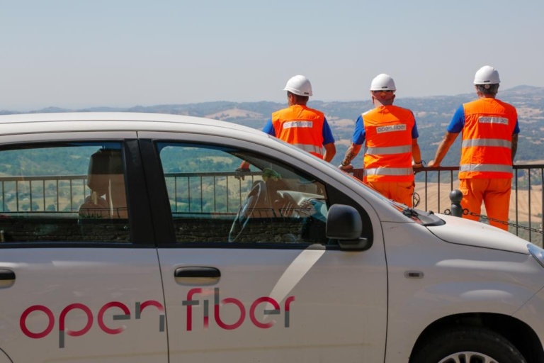 Con Open Fiber cantieri rapidi e precisi per cablare il Paese. Grazie ...