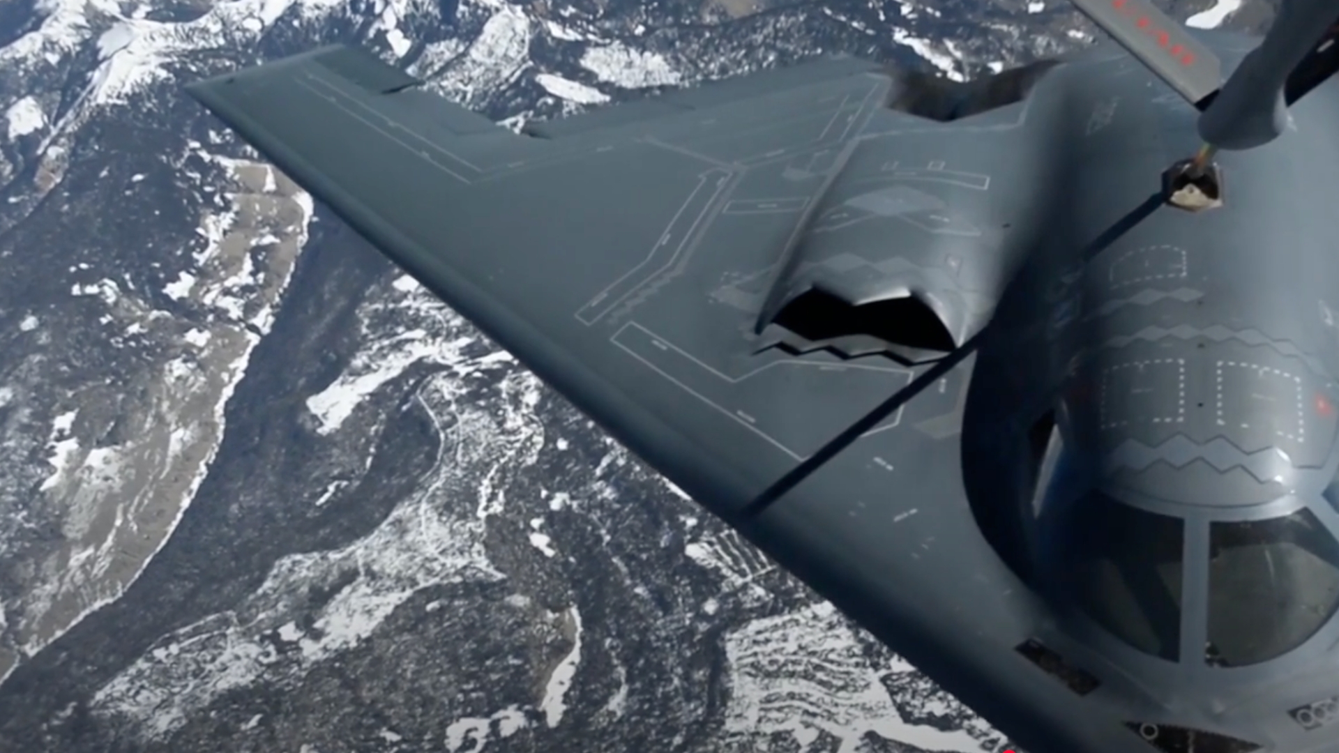 I bombardieri B2, le bombe "bunker buster": così gli Usa hanno colpito ...